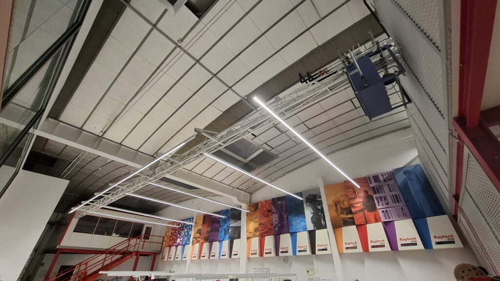 Reemplazo de luz LED Raytech | Loxone casos practicos