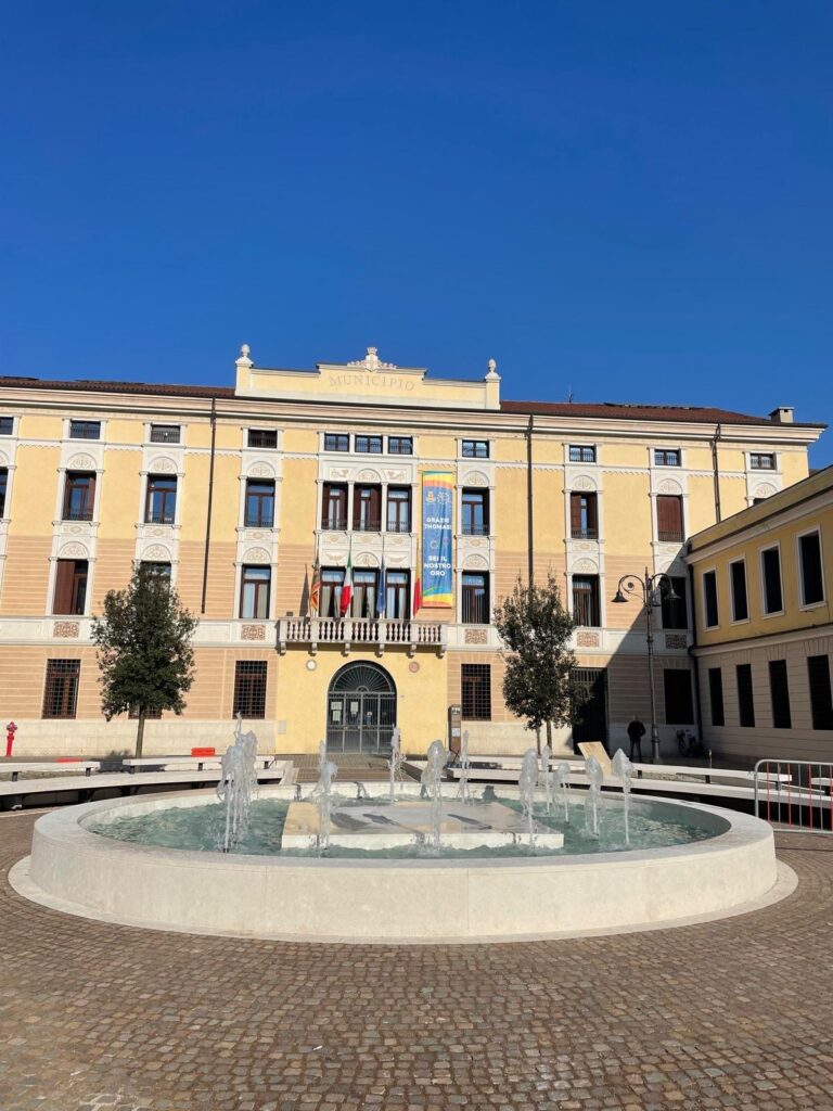 Fountain in Statute Square in Schio | LOXONE References