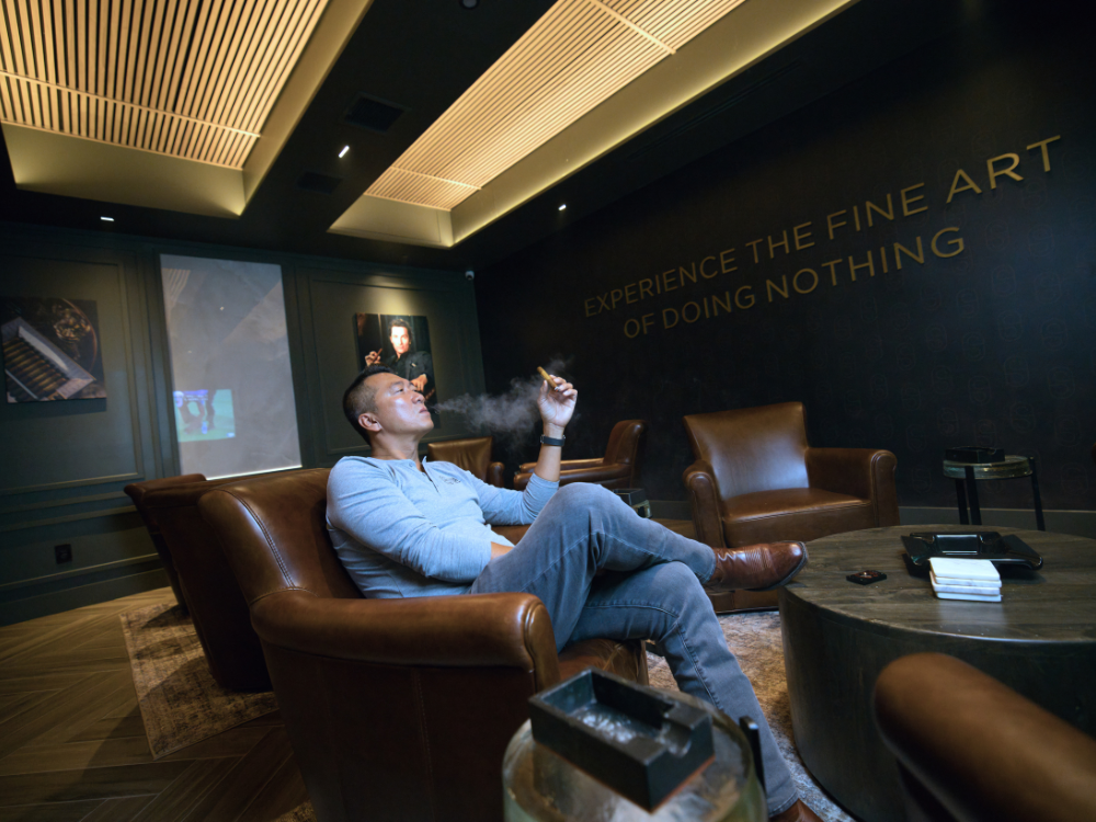 Stoa Fine Cigars & Spirits | Loxone References